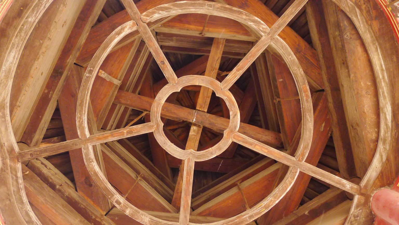 02. Die Holzkonstruktion des Biluo-Pavillons – Bridging Eurasia