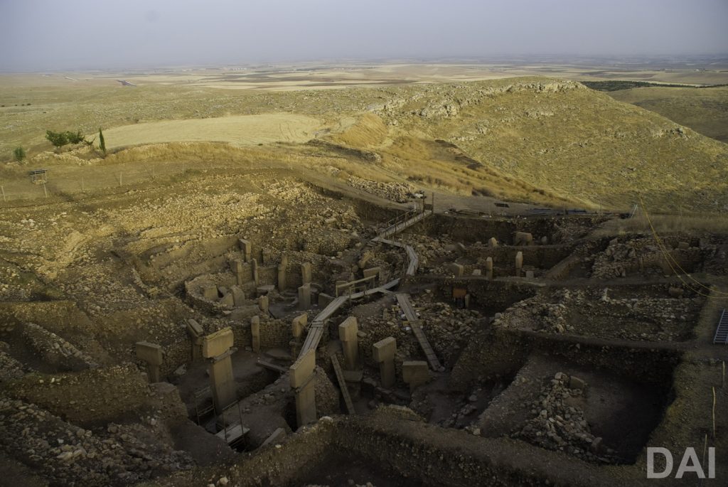 Beginning social complexity during the Early Neolithic of Upper ...